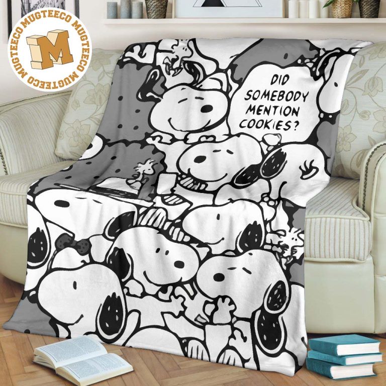 Snoopy and Woodstock Red Fleece Blanket Gift For Fan - Mugteeco